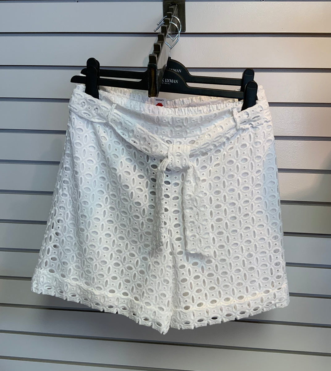 Frank Lyman - Eyelet Shorts – KricketsClothingCo